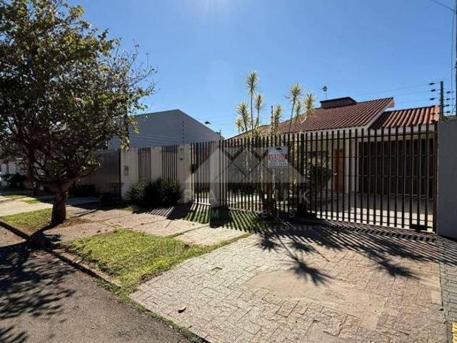Casa com 3 dormitórios sendo 1 suíte à venda, 231 m² por R$ 975.000 Jardim Panorama Foz do Iguaç