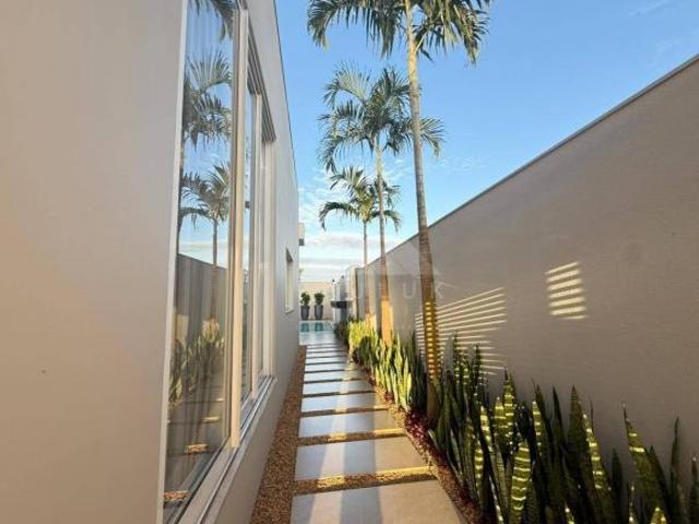 Casa com 3 dormitórios sendo 1 suíte à venda, 264 m² por R$ 2.300.000 Centro São Miguel do Iguaç