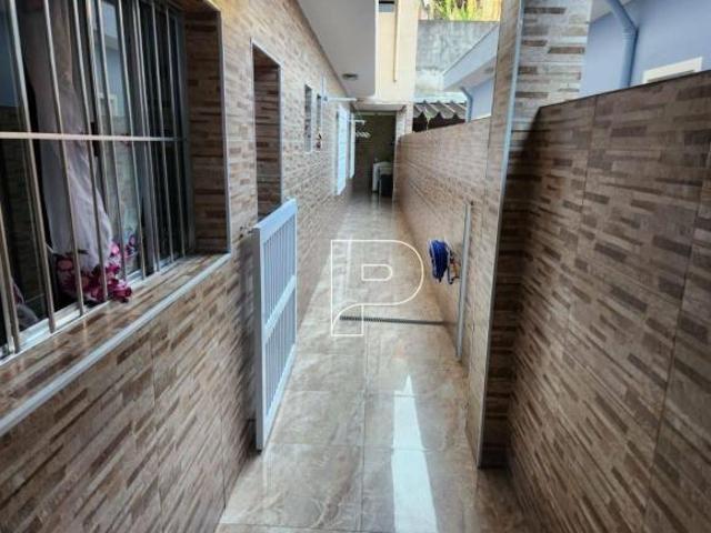 Casa com 3 dormitórios sendo 1 suíte à venda, 300 m² por R$ 700.000