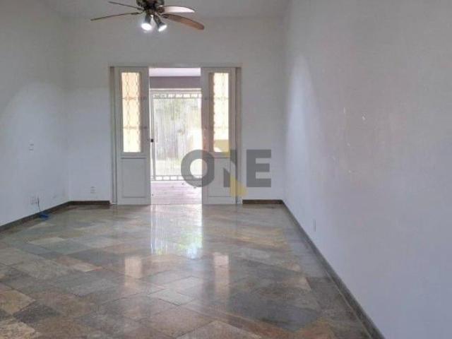 Casa com 3 dormitórios sendo 1 suíte à venda Granja Viana Cotia/SP