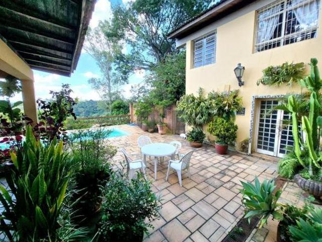 Casa com 3 dormitórios, sendo 1 suíte à venda Granja Viana Carapicuíba/SP