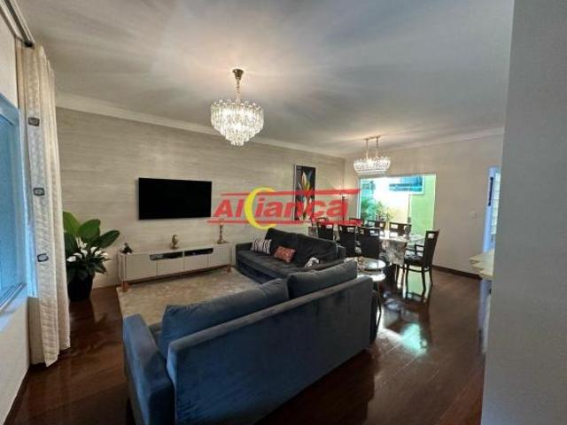CASA COM 3 DORMITÓRIOS SENDO 1 SUÍTE Á VENDA, JARDIM SÃO JUDAS TADEU GUARULHOS