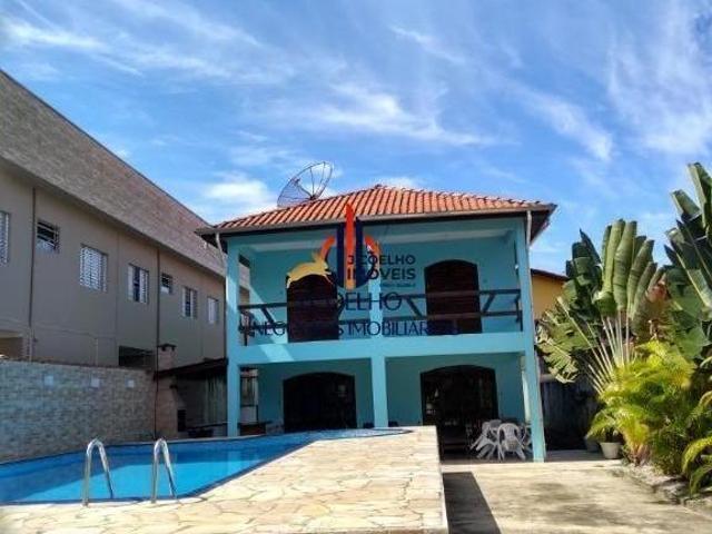 Casa com 3 dormitórios sendo 1 suíte a venda na Praia de Maranduba, Ubatuba/SP