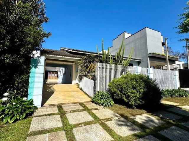 Casa com 3 dormitórios, sendo 1 suíte e 2 banheiros