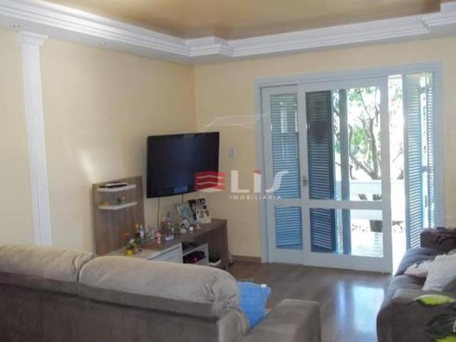 Casa com 3 dormitórios sendo 1 suíte, em Dois Irmãos