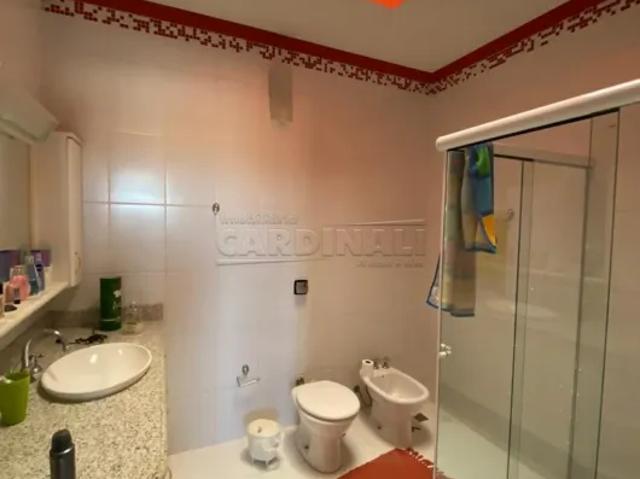 Casa com 3 dormitórios sendo 1 suíte em São Carlos