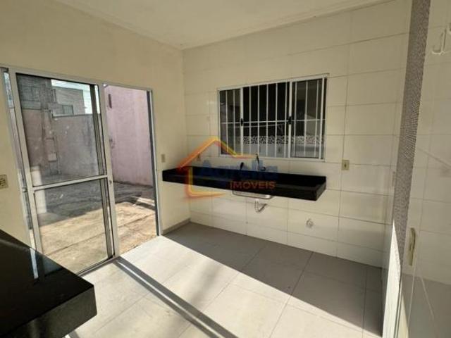 CASA COM 3 DORMITÓRIOS SENDO 1 SUÍTE SALA E COZINHA INTEGRADAS 3 VAGAS DE GARAGEM ACEITA FINANCIAMEN