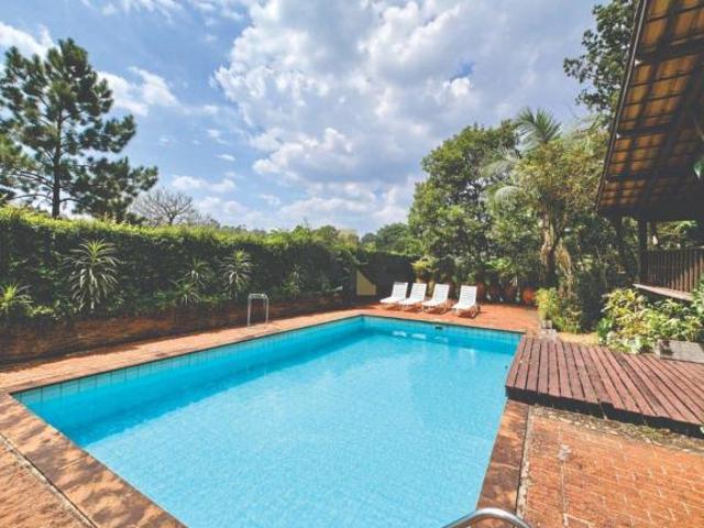 Casa com 3 dormitórios, sendo 1 suíte para venda e locação Granja Viana Carapicuíba SP