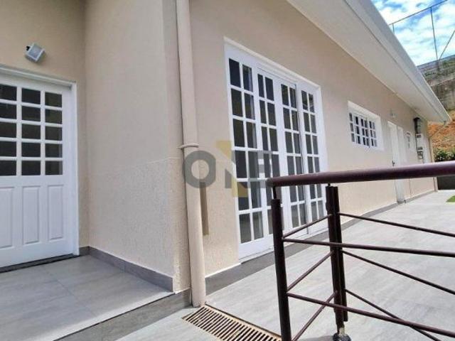 Casa com 3 dormitórios, sendo 1 suíte para venda Granja Viana Cotia SP