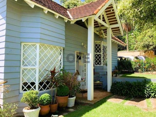 Casa com 3 dormitórios, sendo 1 suíte para venda Granja Viana Cotia SP