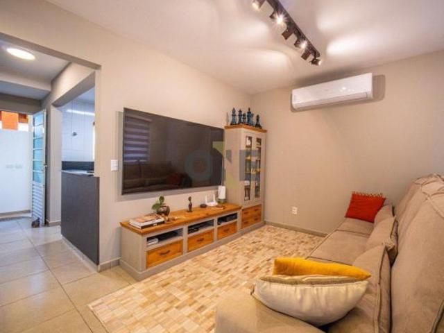 Casa com 3 dormitórios, sendo 1 suíte para venda Granja Viana Cotia SP