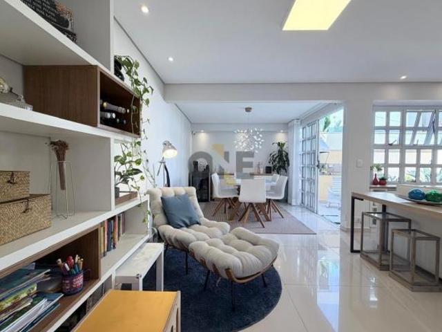 Casa com 3 dormitórios, sendo 1 suíte para venda Granja Viana Cotia SP