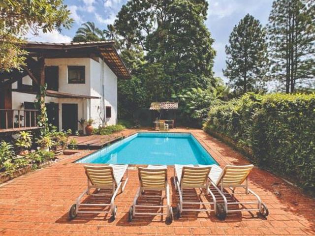 Casa com 3 dormitórios, sendo 1 suíte para venda Granja Viana Carapicuíba SP