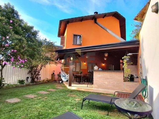 Casa com 3 dormitórios, sendo 2 suítes para venda Granja Viana Cotia SP
