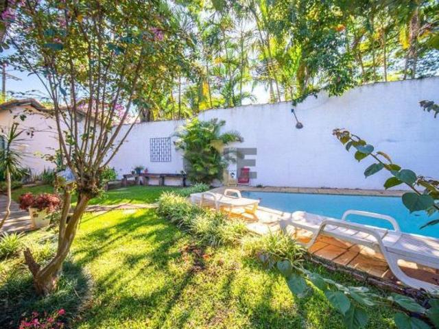 Casa com 3 dormitórios, sendo 2 suítes para venda ou locação Cotia SP