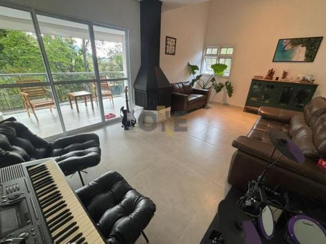 Casa com 3 dormitórios, sendo 3 suíte para venda Granja Viana Cotia SP