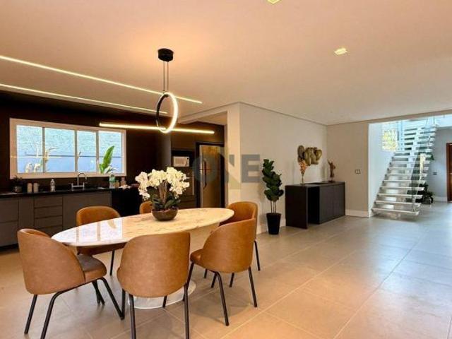 Casa com 3 dormitórios, sendo 3 suítes mobiliada para venda Granja Viana Jandira SP