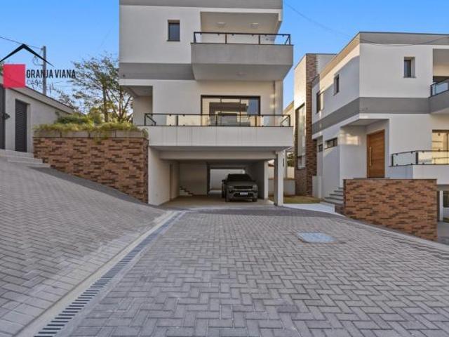 Casa com 3 dormitórios, sendo 3 suítes para venda Carapicuíba SP