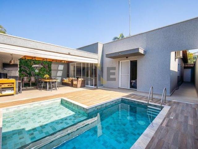 Casa com 3 dormitórios, sendo 3 suítes para venda Granja Viana Cotia/SP R$ 1.725.000,00