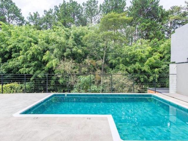 Casa com 3 dormitórios, sendo 3 suítes para venda na Granja Viana Cotia/SP