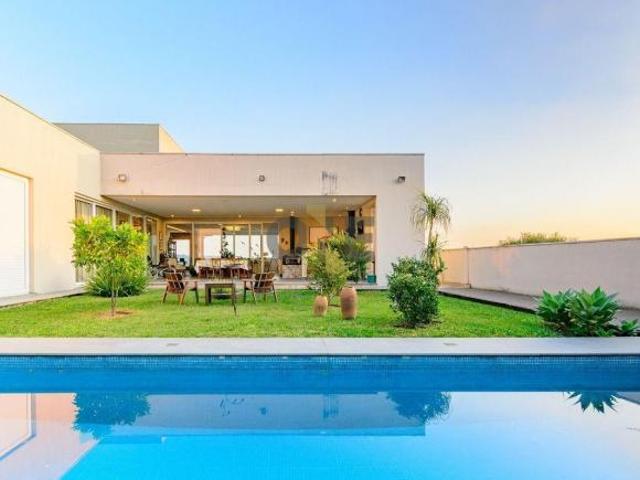 Casa com 3 dormitórios, sendo 3 suítes para venda na região Granja Viana Cotia