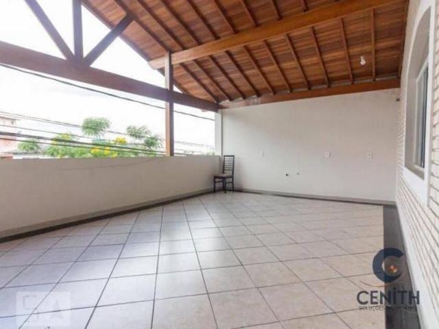 Casa com 3 dormitórios, varanda, edícula! à venda Jardim das Flores