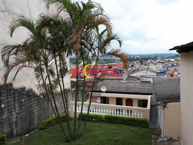 Casa com 3 dormitórios, ZUD 6 e amplo quintal arborizado à venda no Jardim Dona Meri Guarulhos S