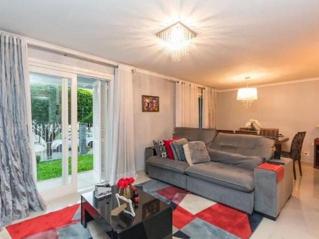 Casa com 3 dormitórios, 01 suíte, 03 vagas
