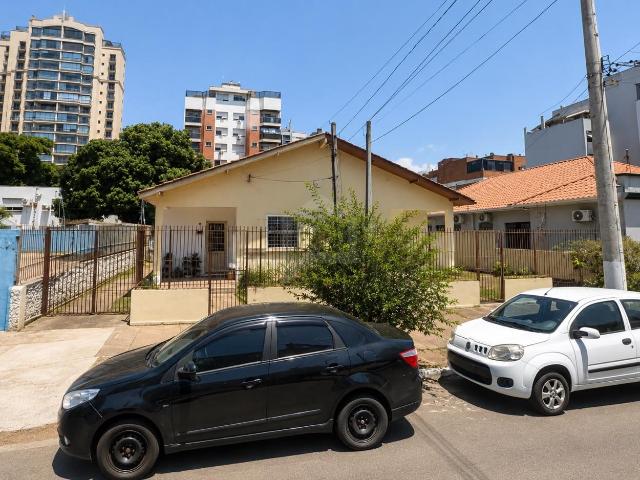 Casa com 3 dormitórios, 160.00m² para locação por R$ 2.200,00 Centro São Leopoldo/RS