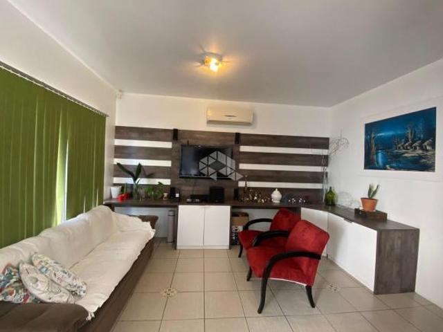 CASA COM 3 DORMITÓRIOS!