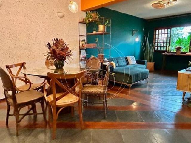 CASA COM 3 DORMITÓRIOS 1 SUITE 206M² VILA MASCOTE