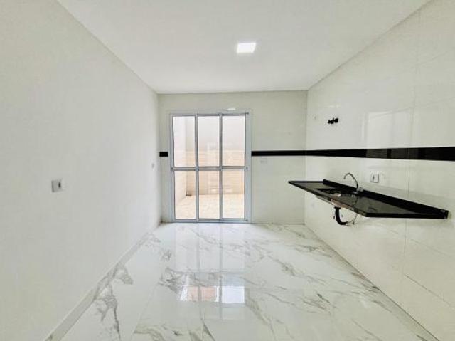 CASA COM 3 DORMITÓRIOS 1 SUÍTE, 2 VAGAS, 108M² ÁREA ÚTIL À VENDA EM VILA RÉ