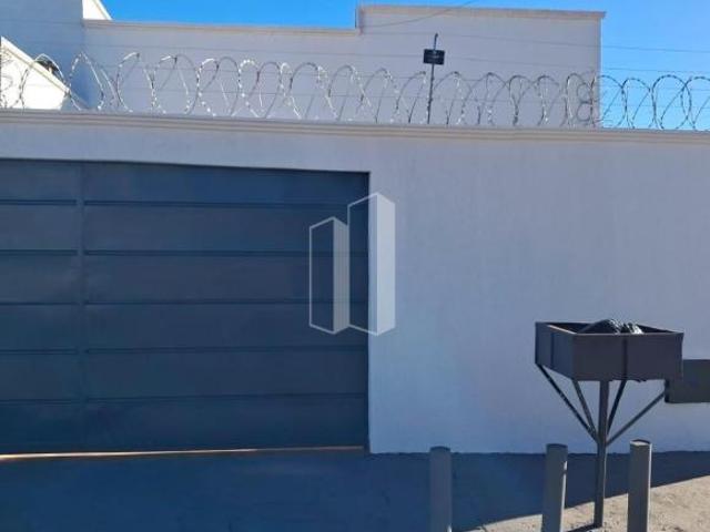 Casa com 3 Dormitórios, 1 Suíte, 2 Vagas Vila Oliveira