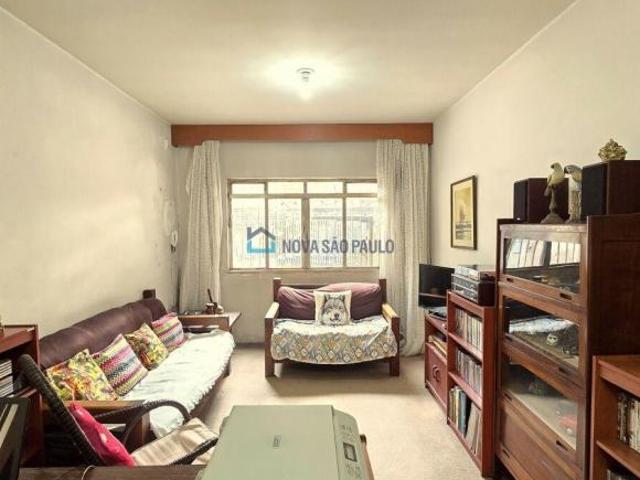 Casa com 3 dormitórios, 1 suíte, 2 vagas, na Vila Marari Jardim Alto