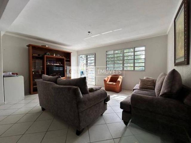 Casa com 3 Dormitórios, 1 Suíte, 346 m², à venda por R$ 950.000 Novo Mundo, Curitiba PR