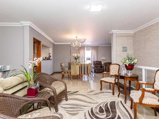 Casa com 3 dormitórios 1 suíte 440 m2 Na mel