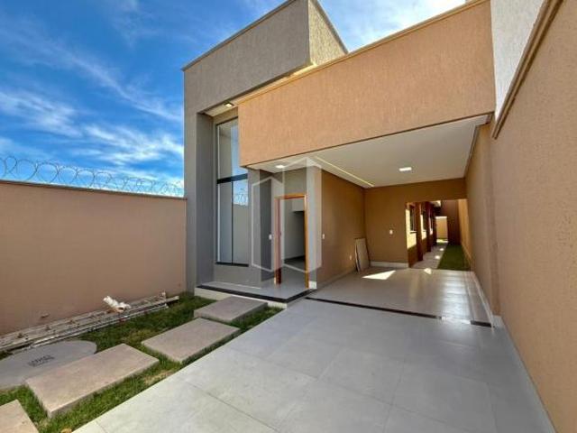 Casa com 3 Dormitórios, 1 Suíte, 4 Vagas e com 116M² Vila Oliveira