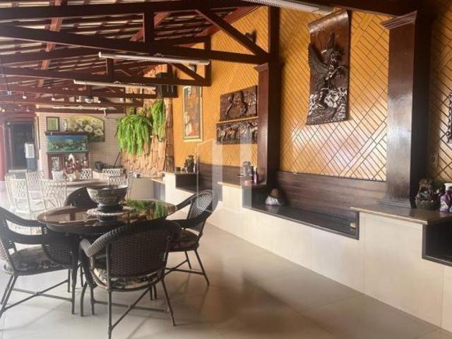 Casa com 3 Dormitórios, 1 Suíte, 4 Vagas e com 240M² Vila Anchieta