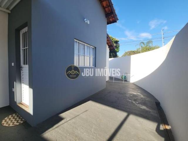 Casa com 3 dormitórios 1 suíte à venda, 81,48m² por R$ 390.000 – Cidade Jardim –