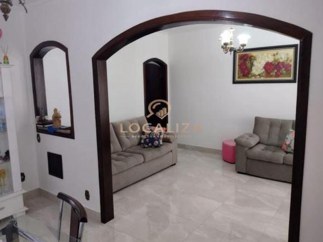 Casa com 3 dormitórios 1 suite à venda, 177 m² por R$ 639.000 Monte Castelo São José dos Campos/