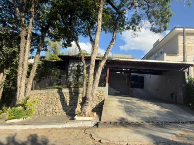 Casa com 3 dormitórios, 1 suíte à venda, 251 m² por R$ 1.180.000 Condomínio Bosque São Francisco