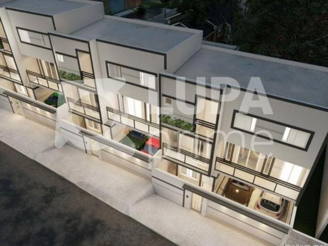 CASA COM 3 DORMITÓRIOS 1 SUÍTE Á VENDA CHORA MENINO
