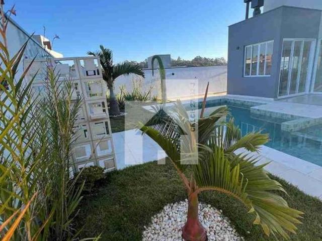 Casa com 3 dormitórios 1 suíte à Venda, piscina com hidromassagem, 280m² Condomínio Bella Vittá