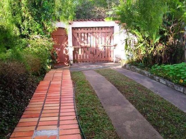 Casa com 3 Dormitórios 1 Suíte em Terreno de 938 m² por R$ 900.000 Chácara Canta Galo Cotia/S