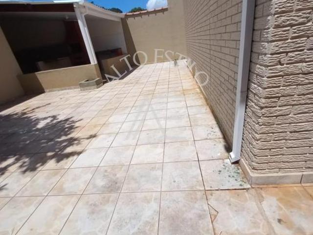 Casa com 3 dormitórios 1 Suíte no Parque das Andorinhas
