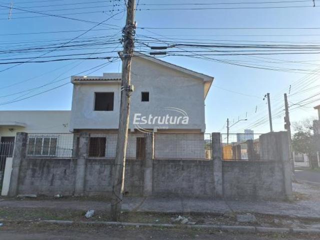 Casa com 3 dormitórios, 1 suíte, sala, cozinha, banheiro,murada