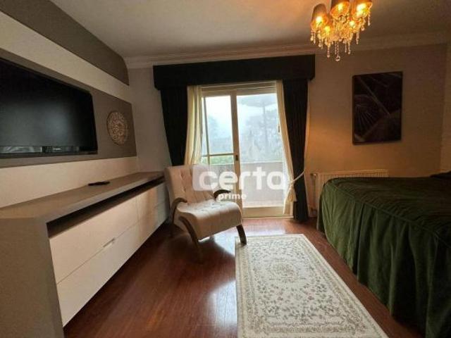 Casa com 3 dormitórios, 221 m² Centro Gramado/RS