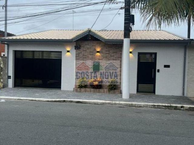 CASA COM 3 DORMITÓRIOS,2 SUÍTES,4 VAGAS,COM PISCINA NO MARACANÂ