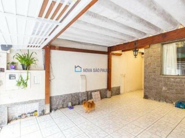 Casa com 3 dormitórios, 2 vagas no Metrô Praça da Árvore