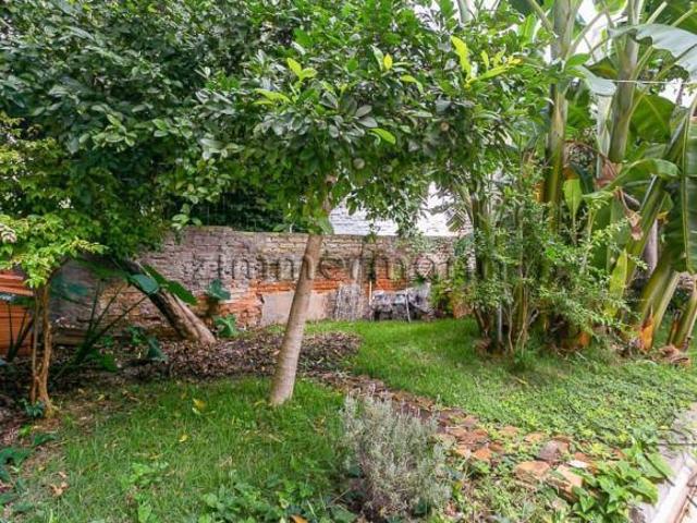 CASA COM 3 DORMITÓRIOS, 2 VAGAS NA VILA MADALENA